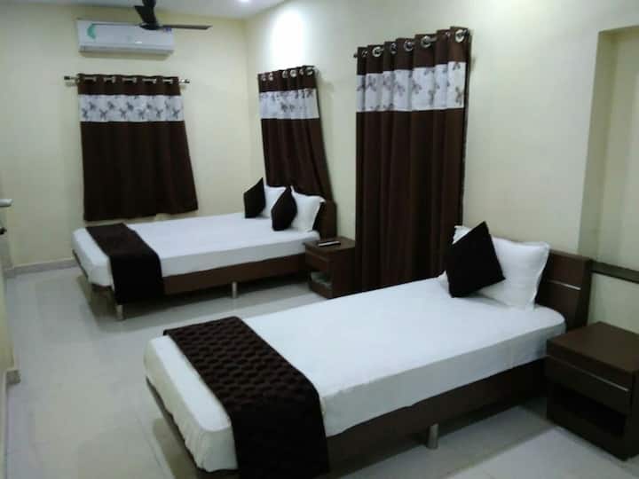 Gulmohar- By Mansi Service Apartment - Nagpur