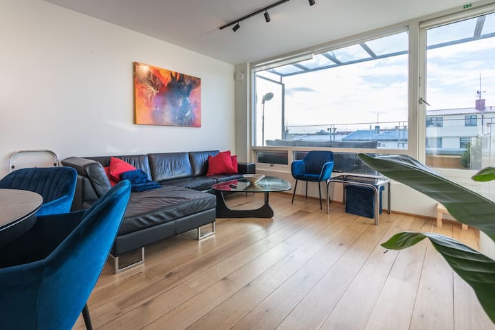 Sunny Central Apartment - Reykjavik