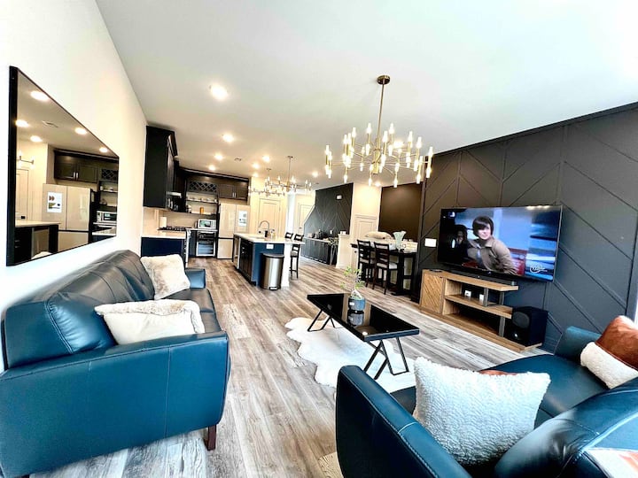 Antilia - Luxury W/indoor Heated Pool & Gym - Durham, NC