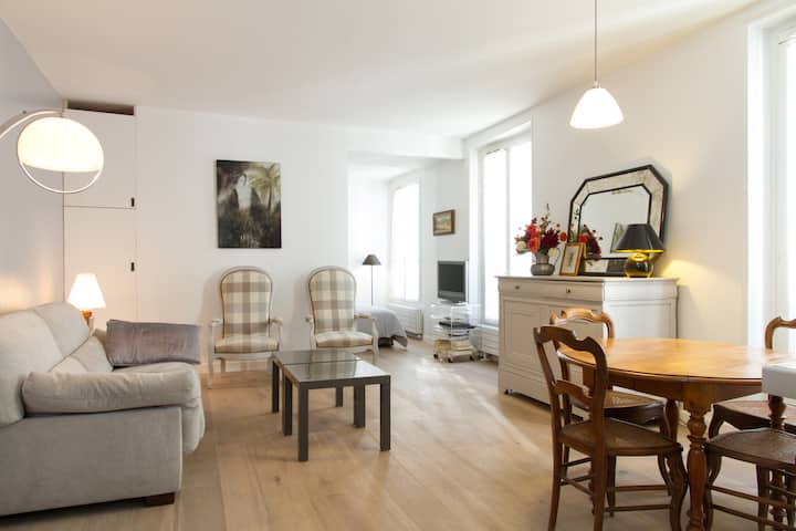 Charming Nest In Private Courtyard In A Great Area - France