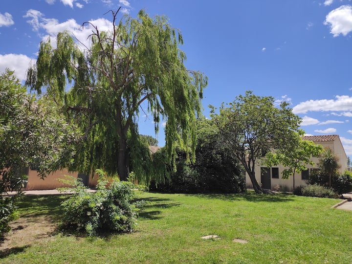 Appartement Lumineux Dans Résidence De Vacances - Arles