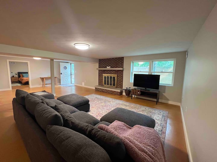 Quaint Basement In-law Suite - Bloomington, IN
