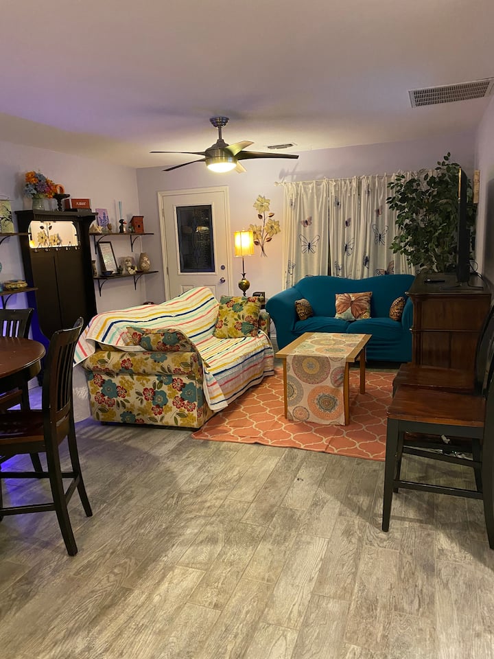 Butterfly Pool House Apartment & Country Retreat - Roanoke, TX