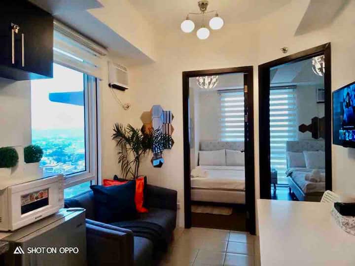 Kasara Resort Condotel By Ms. V
2br-city View - Pasig