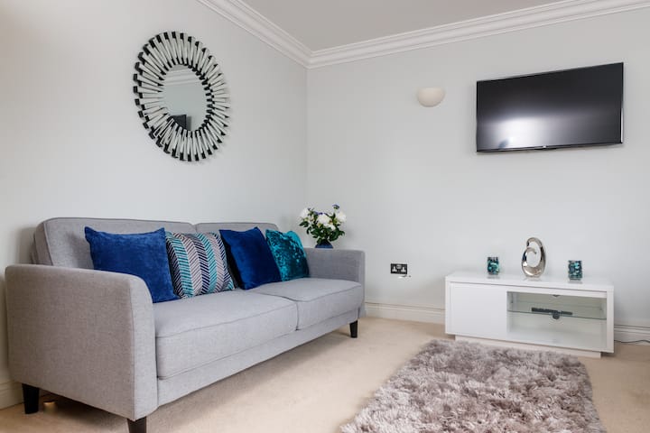 4br/parking/pet Friendly/fast Wifi - Slough