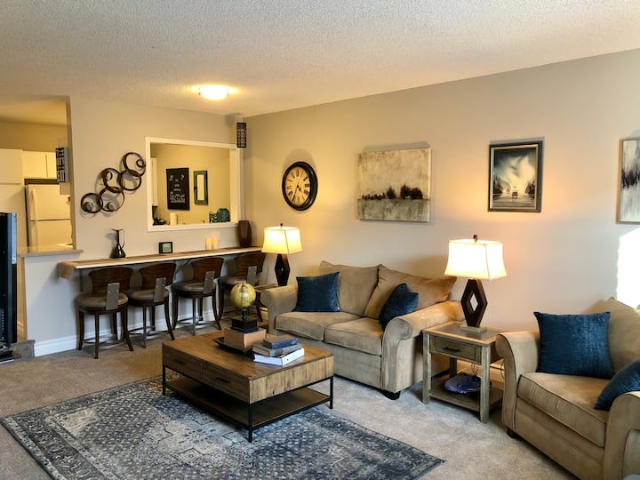 King Bed Along The Columbia! Close To Everything! - Richland, WA