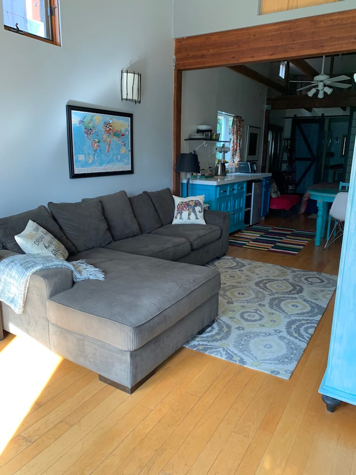 Spacious Private Suite In Central Venice Beach - Santa Monica, CA