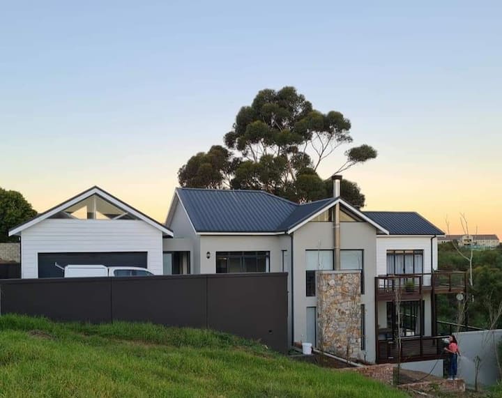 4 Bed River Tree House Overlooking The Onrus River - 허머너스