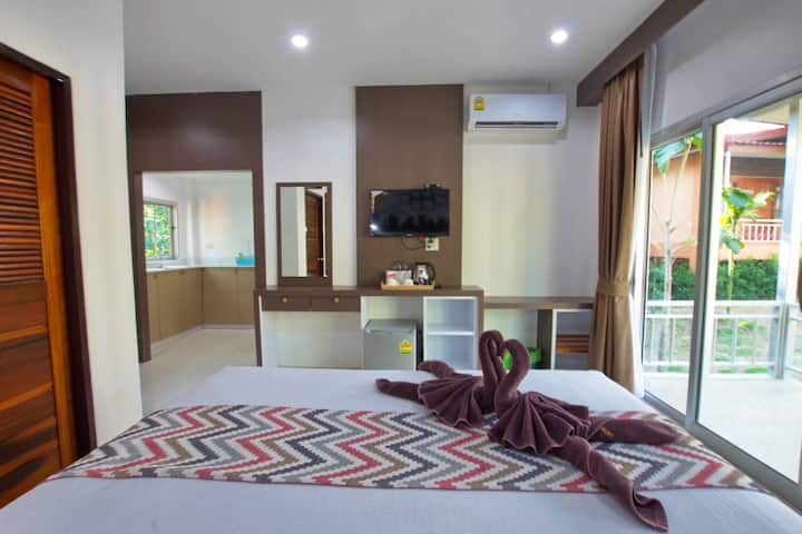 Khum Maikaew Resort
Deluxe Queen P107 - ランター島