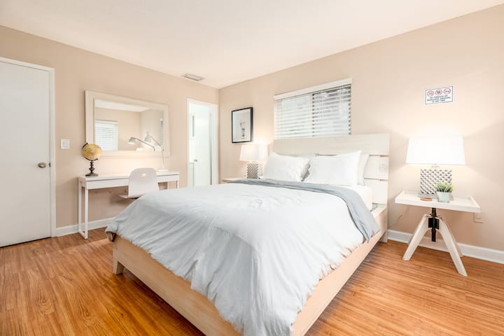 The Retreat #5 - Wilton Manors, FL