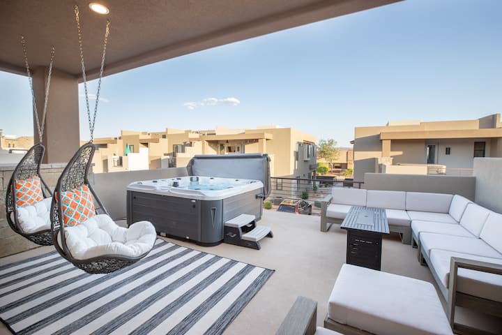 Modern Home For 16 W/ Private Spa & Balcony - Hurricane, UT