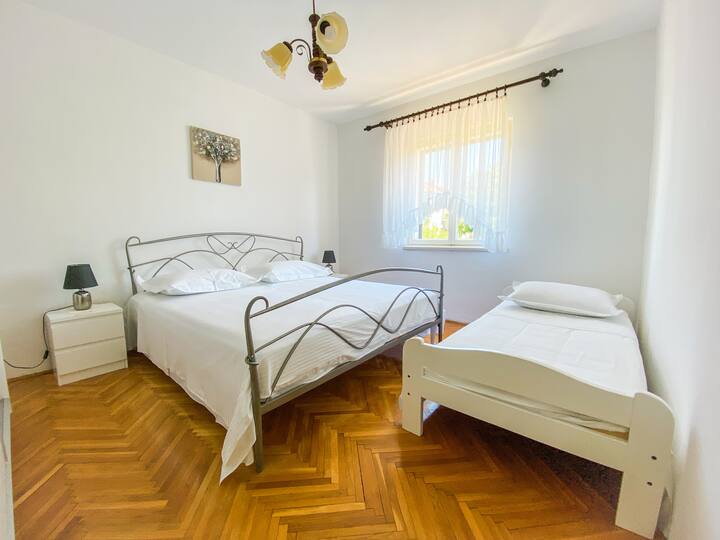 Jelka Apartment Green - Sutivan