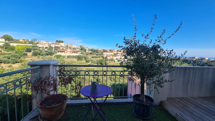 Maison Sur Les Collines De Nice Vue Mer. - Nice