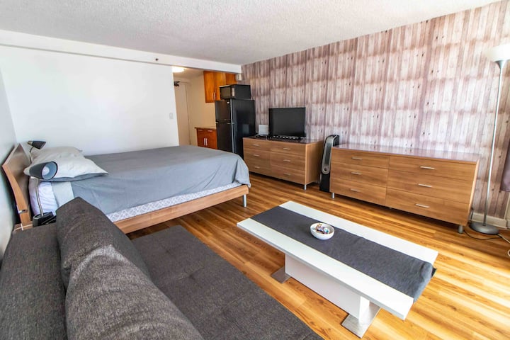 NICE STUDIO FREE WIFI EXC LOCATION TAX INCLUDED - Condominiums for Rent ...