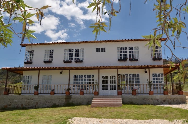 Villa Erika , Comoda Casa Con  Espectacular Vista. - Paipa