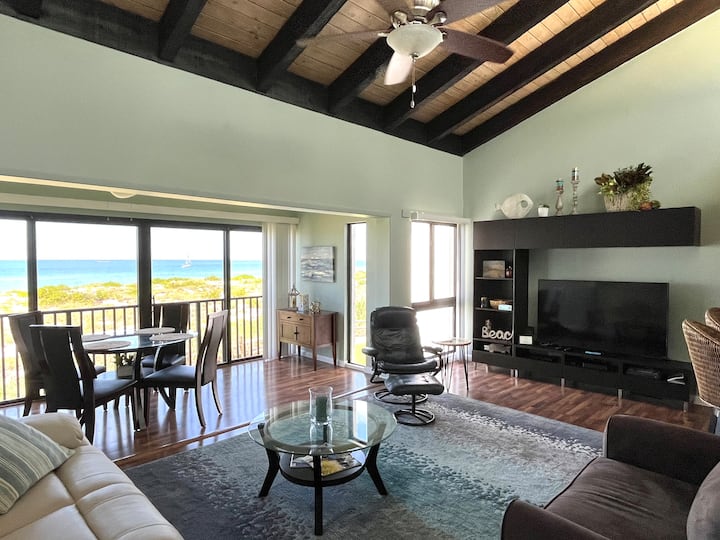 Lovely 2 Bedroom, 2 Bath Beachfront Condo - Venice, FL