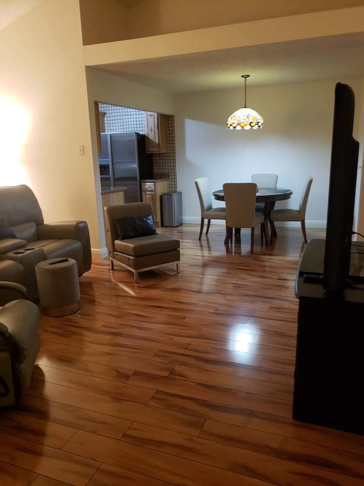 All You Need Comfortable 2 Bed 2 Bath Condo - 스파크스