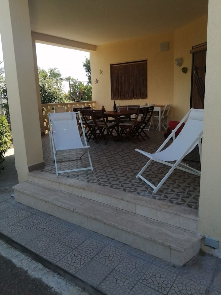 Villa Carrube A Cinquanta Metri Dal Mare - Pulsano