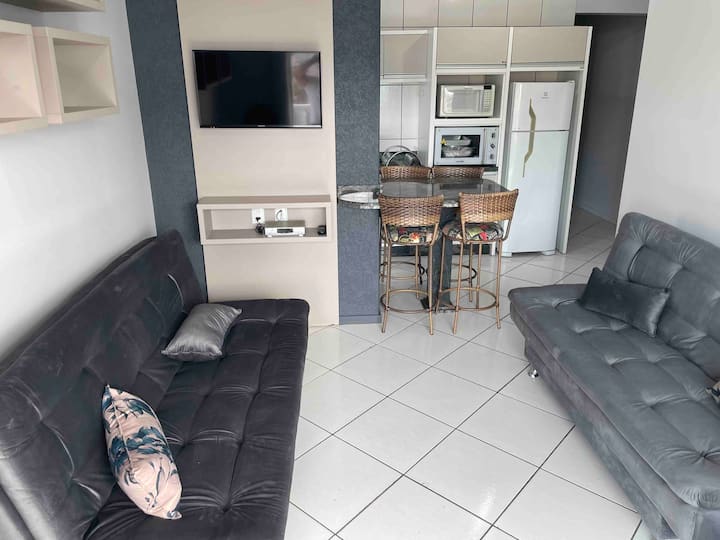 Apto 02 Dormitórios Próximo Da Praia De Bombas - Bombinhas