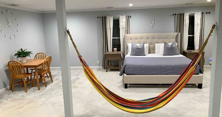 Spacious Suite - East Hampton, NY