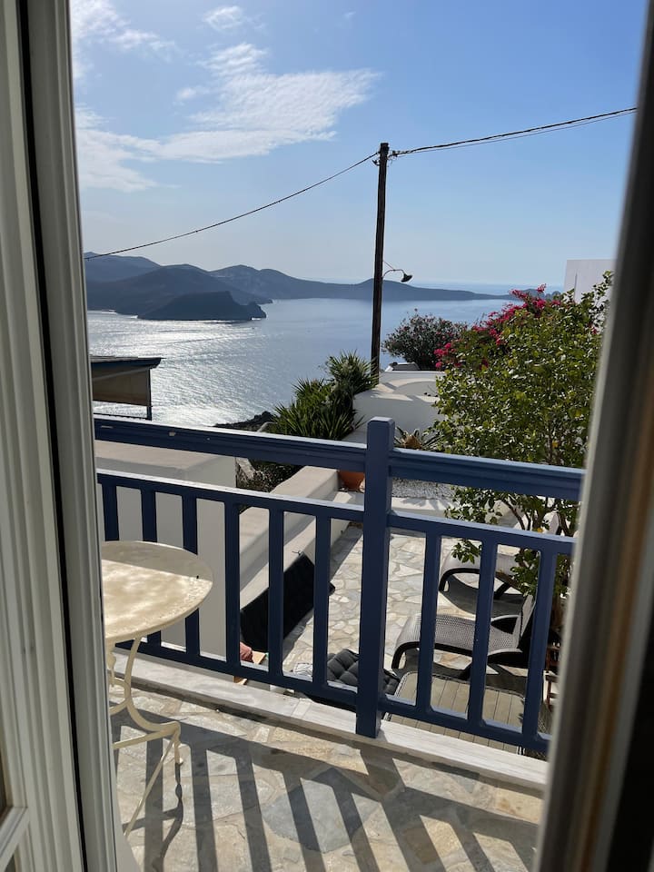 Plaka House - Stunning Sea Views - Milos