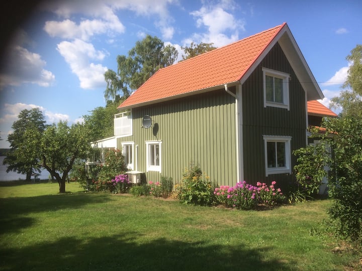 Villa Med Strandtomt Och Egen Brygga - Växjö