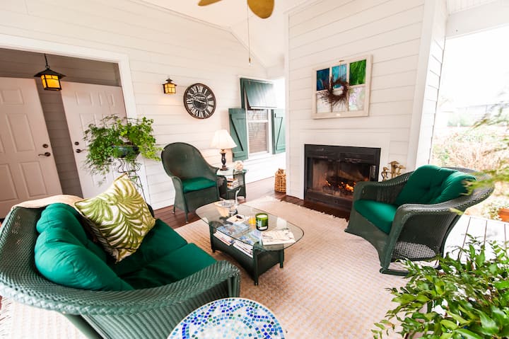 Two Bedroom Bungalow ~ The Roanoke Bungalow - Manteo, NC