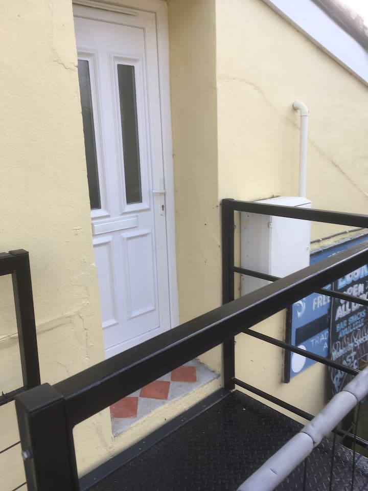 Comfy New Self Contained 1 Bed Flat - Modern! - Cheddar