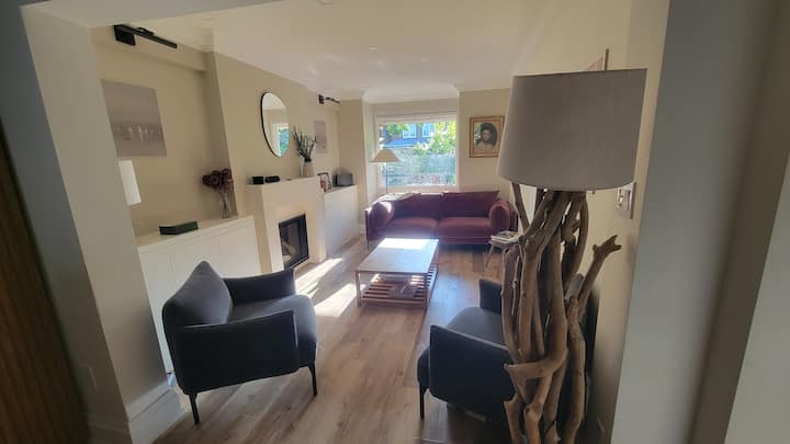 Beautiful Beach House In The Heart Of The Beaches - Toronto