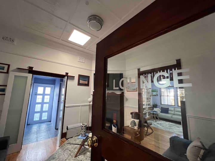 Coastal Haven & Private Heated Pool - Wollongong