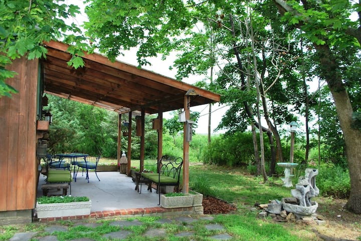 Hampton's Tranquil Getaway Near Bay & Ocean Water. - Long Island Aquarium, Riverhead