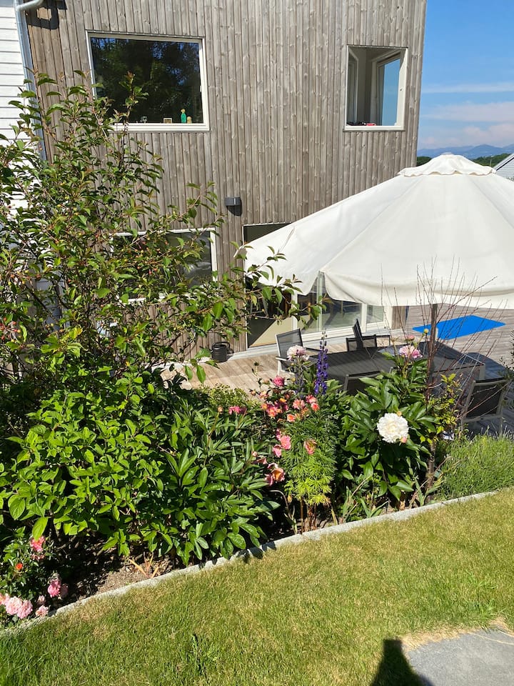 Big Villa With Garden & Jacuzzi - Stavanger