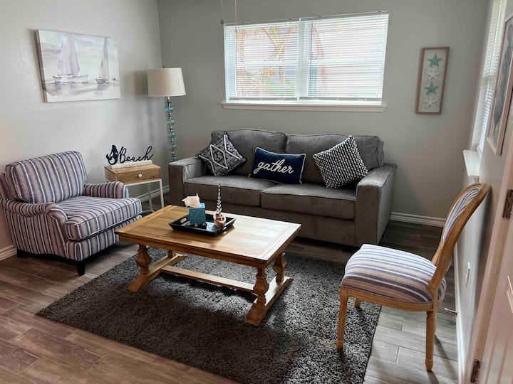 Lovely 1 Bedroom Walking Distance From Beach! - Beach Access, Galveston