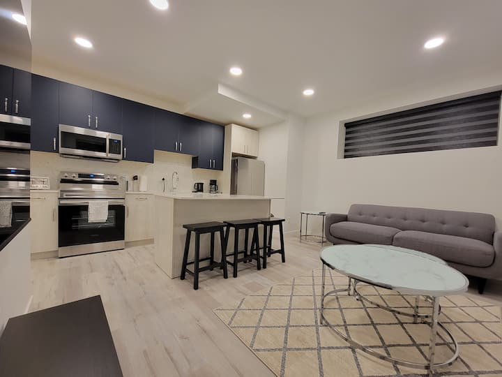 Cheerful 2-bedroom Brand New Residential Home - 溫尼伯
