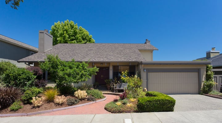 Beautiful Waterfront Home, 2 Story, 3br, 2.5 Bath - サン・ラファエル, CA