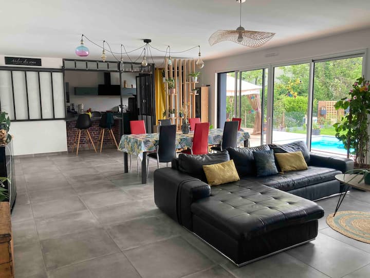 Maison Chaleureuse Avec Piscine Chauffée - Savenay