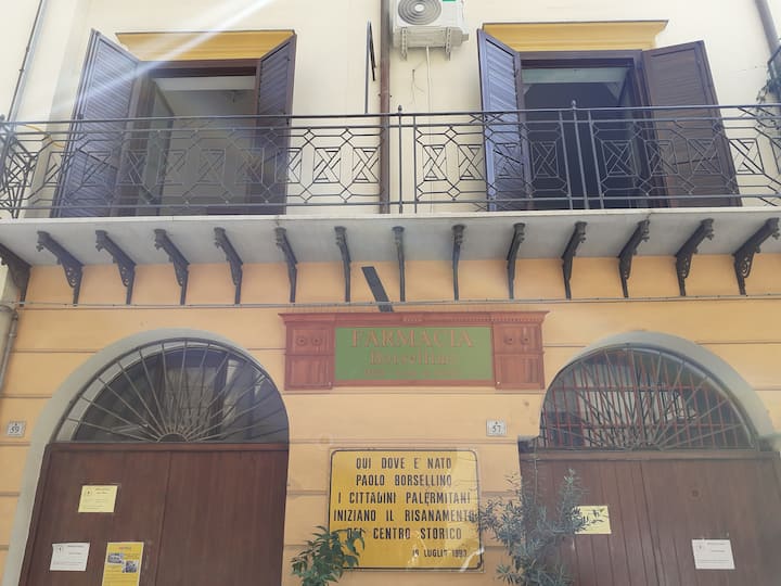 Casa Magione : Sui Luoghi Della Memoria - Palermo