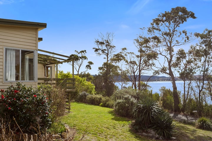 Retro Holiday Shack, Triabunna, Maria Island - Triabunna