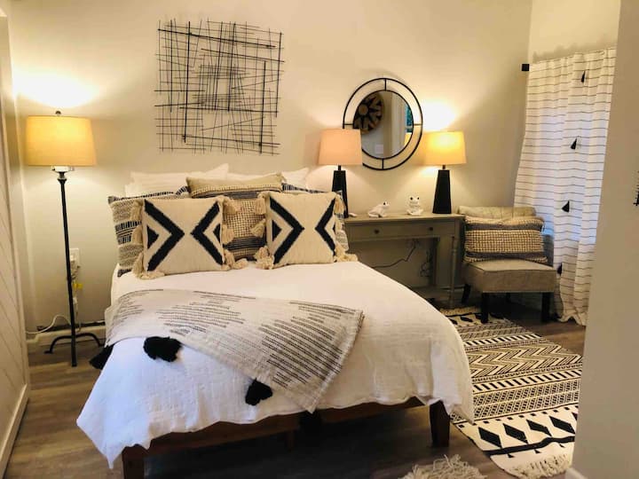 Carriage House- Quaint & Cozy In Downtown Mac - Carlton, OR