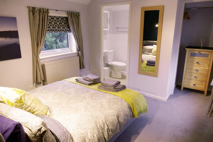 2 Bed Cottage Near The Train Station With Parking - Beaulieu