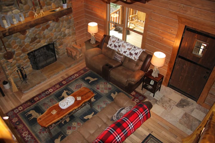 Hemlock Hideaway Luxury Log Cabin In Private Woods - Babcock State Park, Clifftop