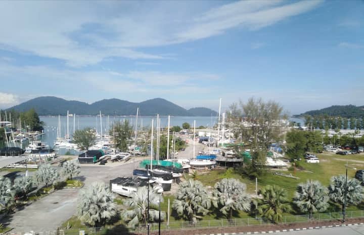 Marina Island - Captain Suite 
Wi-fi Available - Lumut