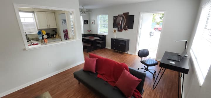 2-story House In The Grove With Assigned Parking - Coral Gables, FL