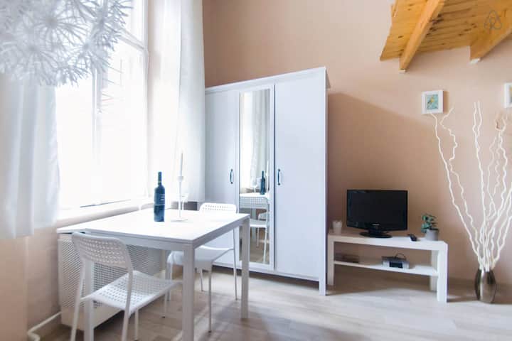 Calm In The Heart Of Budapest - Budapeste