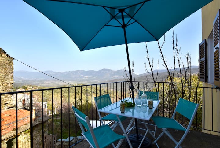 Maison De Village Pour 6 Personnes, Avec Belle Vue - Saint-Florent