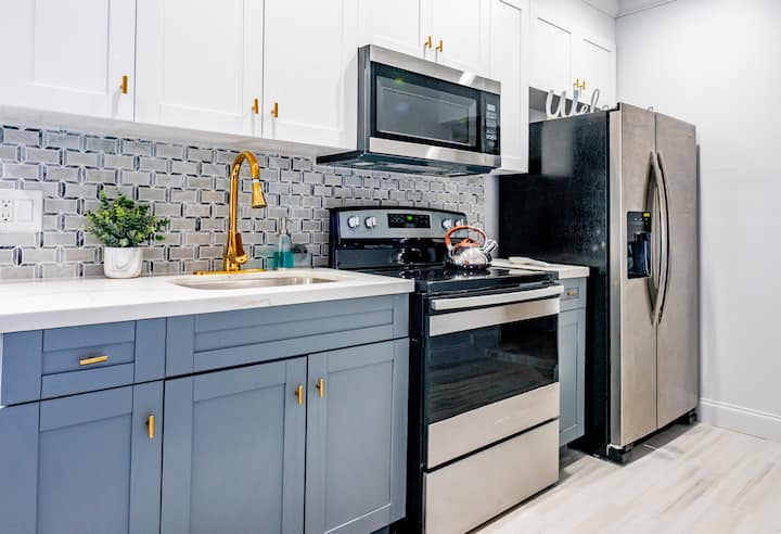 Hidden Happy Place In North Miami - North Miami, FL