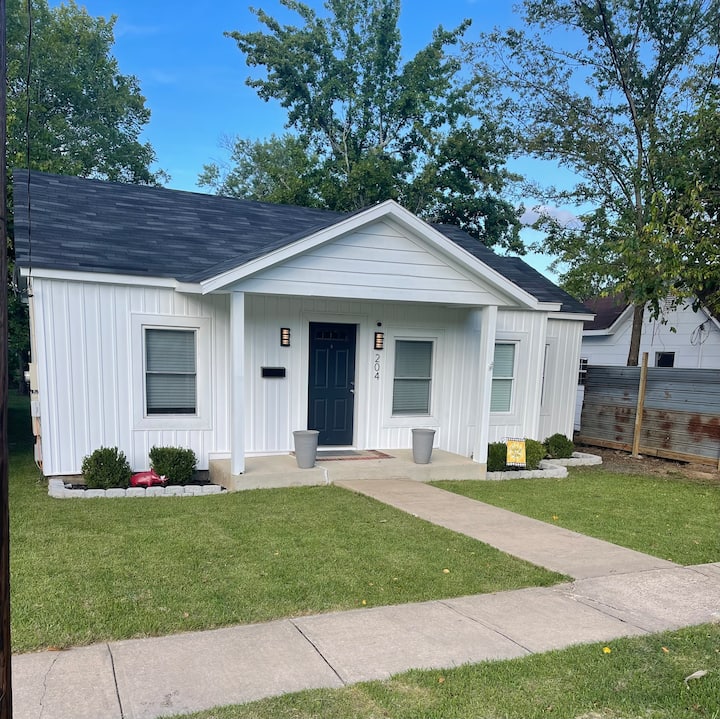 Hometown Hideaway - Mena, AR