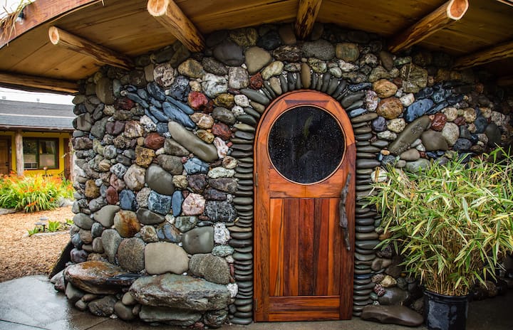 The Resting Light 
Lodge, Hidden Bath & Oasis - Blue Lake, CA