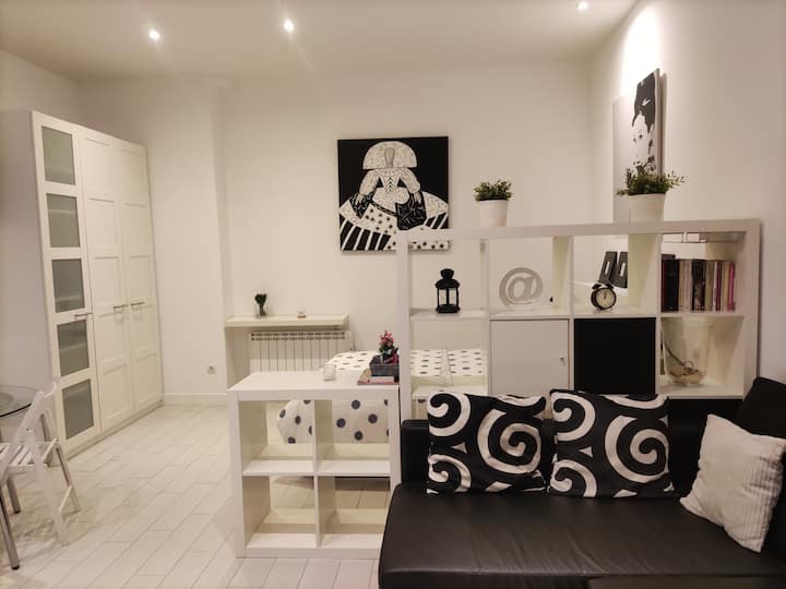 Moderno Y Céntrico Piso En Madrid  (La Latina) - Madrid