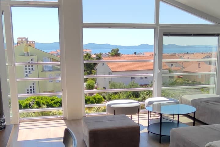 Iva's Cosy Apart. With Sea View And Free Parking - Zadar